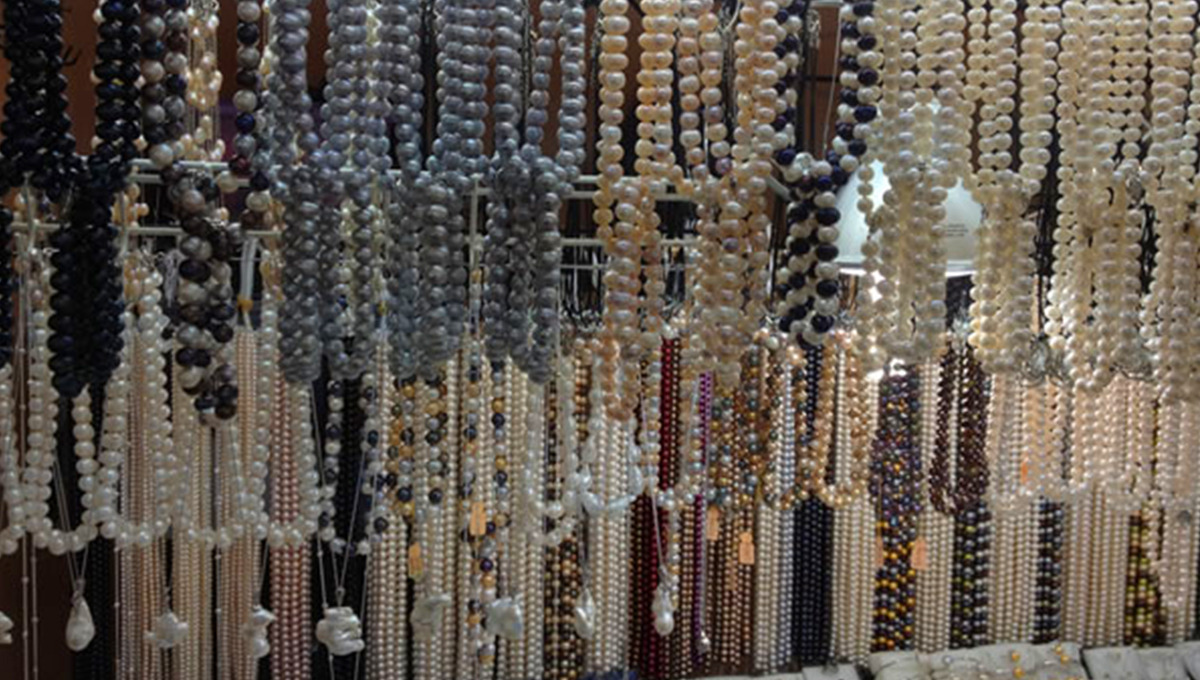 Philippines Souvenirs – Best Unique & Traditional Gifts to Take Home